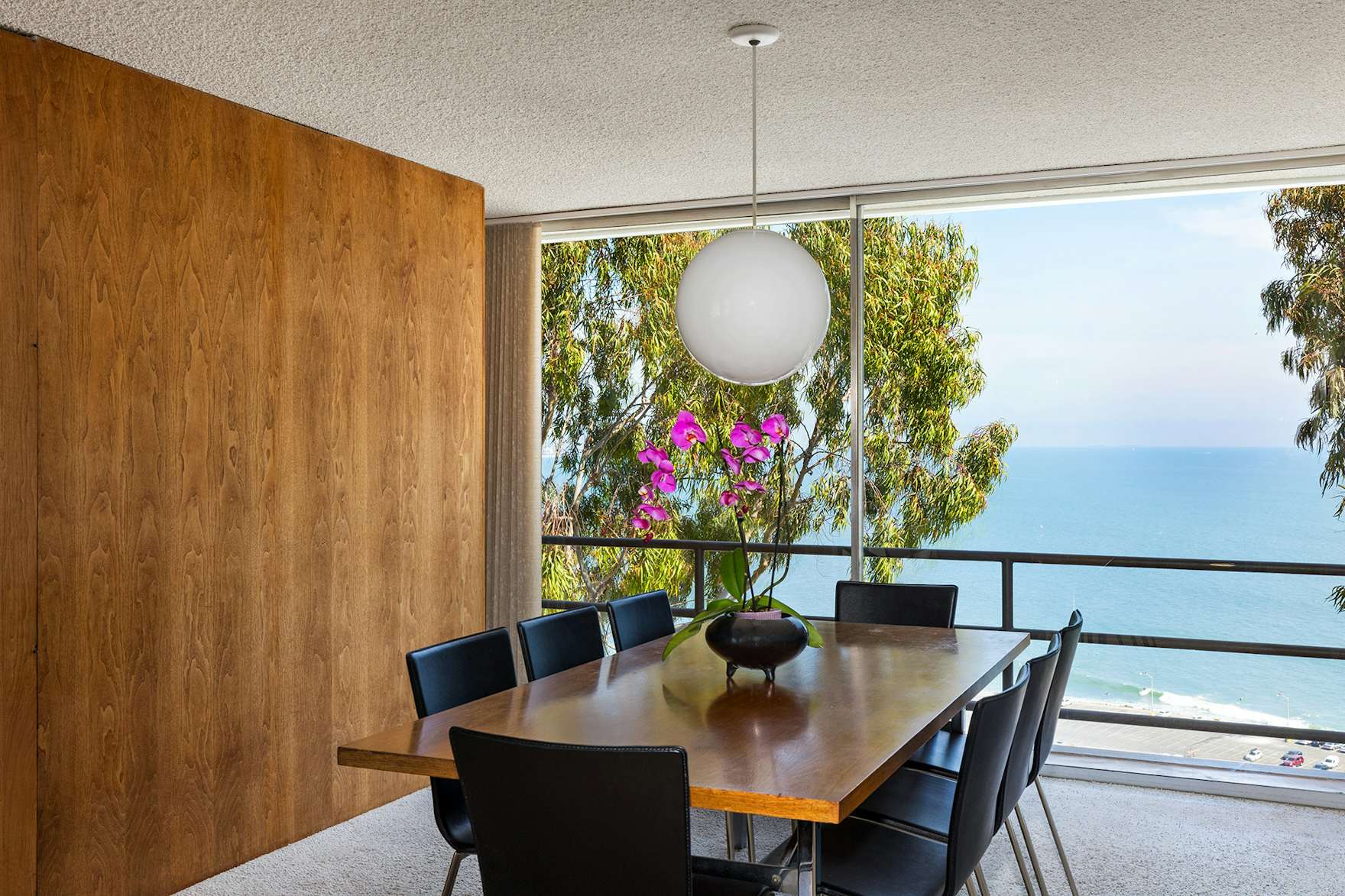 An Iconic Midcentury Home by Pierre Koenig Seeks $4.5M in Los Angeles ...
