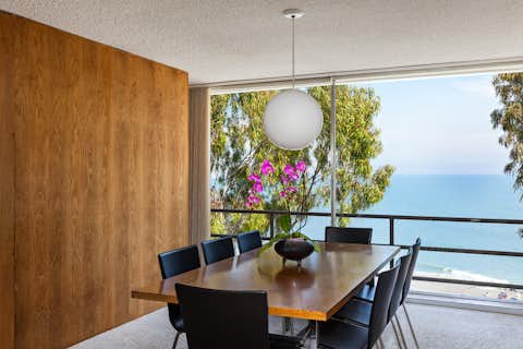An Iconic Midcentury Home by Pierre Koenig Seeks $4.5M in Los Angeles ...