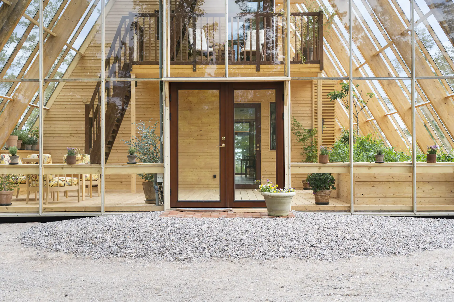 Live Out Your Gardening Dreams in This $770K Greenhouse Home in Sweden ...