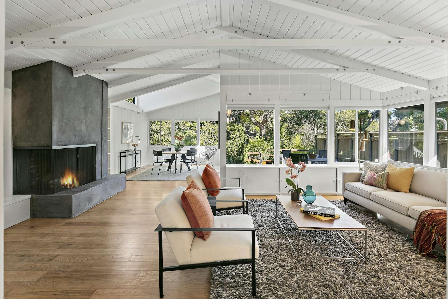 Photo 2 of 13 in This $849K Bay Area Midcentury Will Greet You With ...