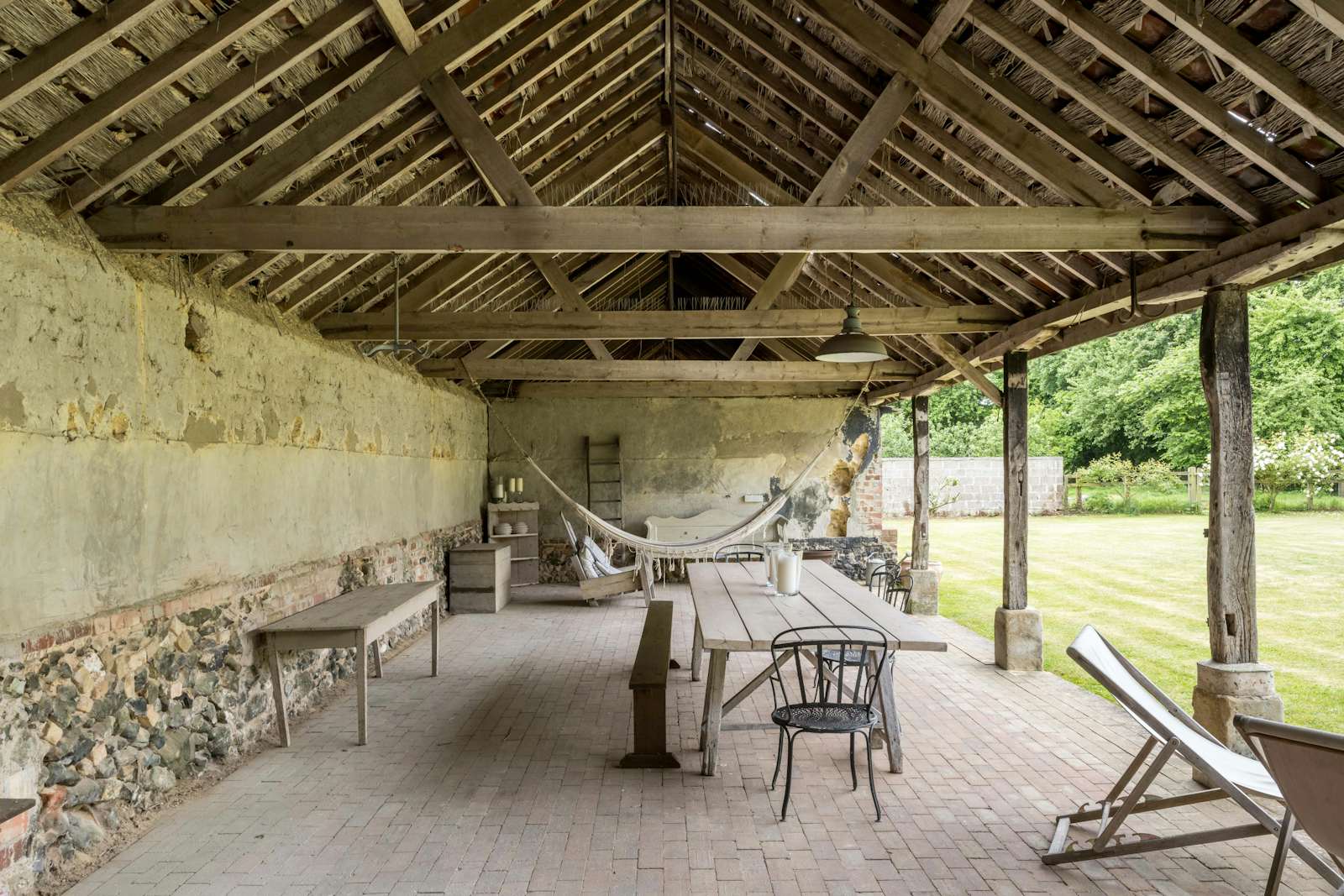 Photo 7 of 9 in A Charming Farmhouse Just Came to Market in the English ...