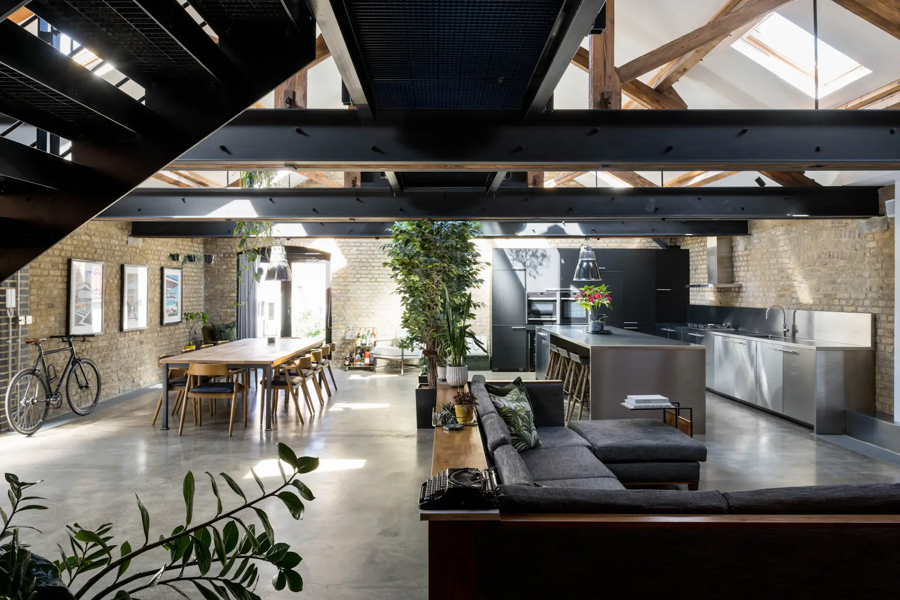 Photo 5 of 10 in A Design-Driven Loft in a Victorian Omnibus Station ...