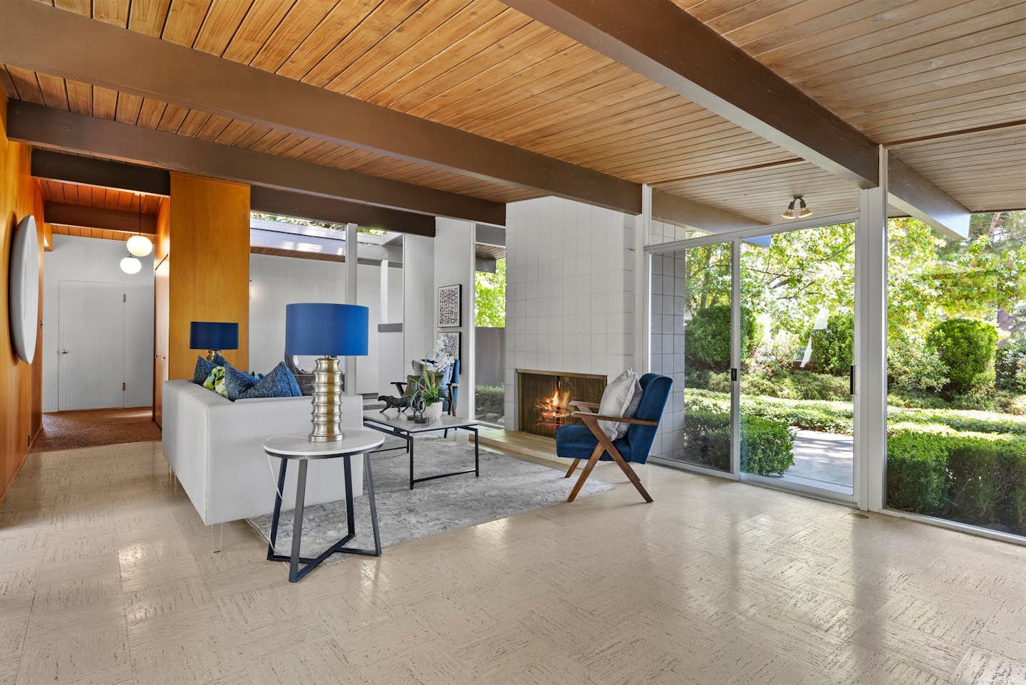 Photo 7 of 10 in This ’60s Eichler Has Floor-to-Ceiling Windows in ...