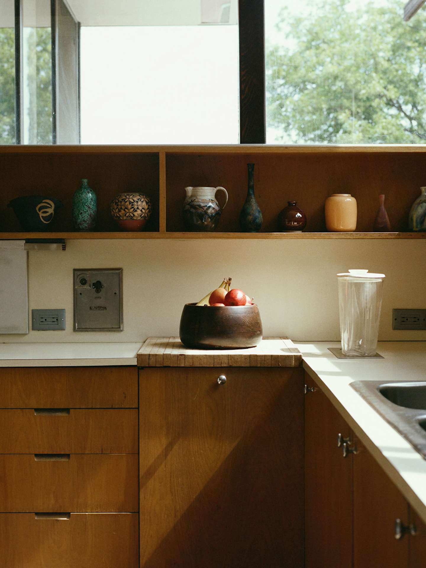 Photo 13 of 15 in Step Inside Richard Neutra’s VDL House—From the ...