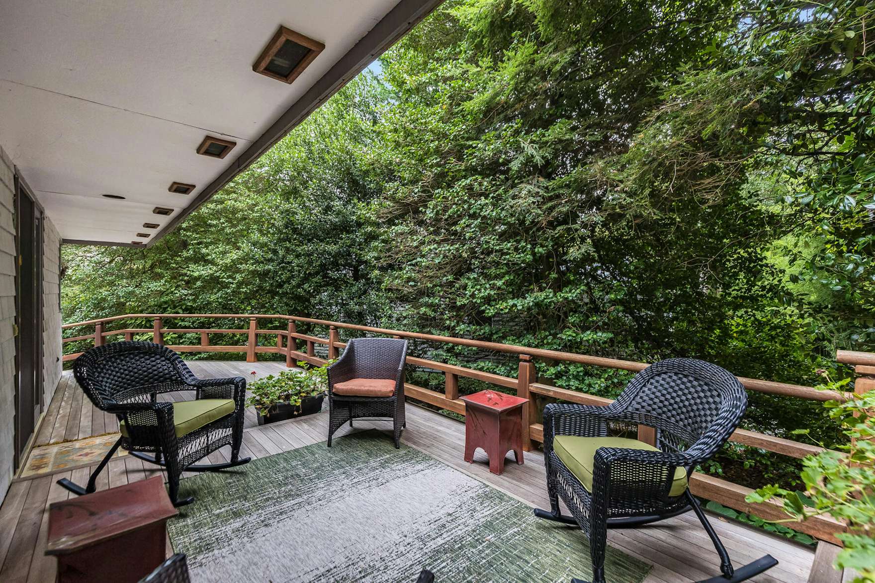 A Spruced-Up ’70s Cabin Hits the Market for $995K in Cape Cod - Dwell