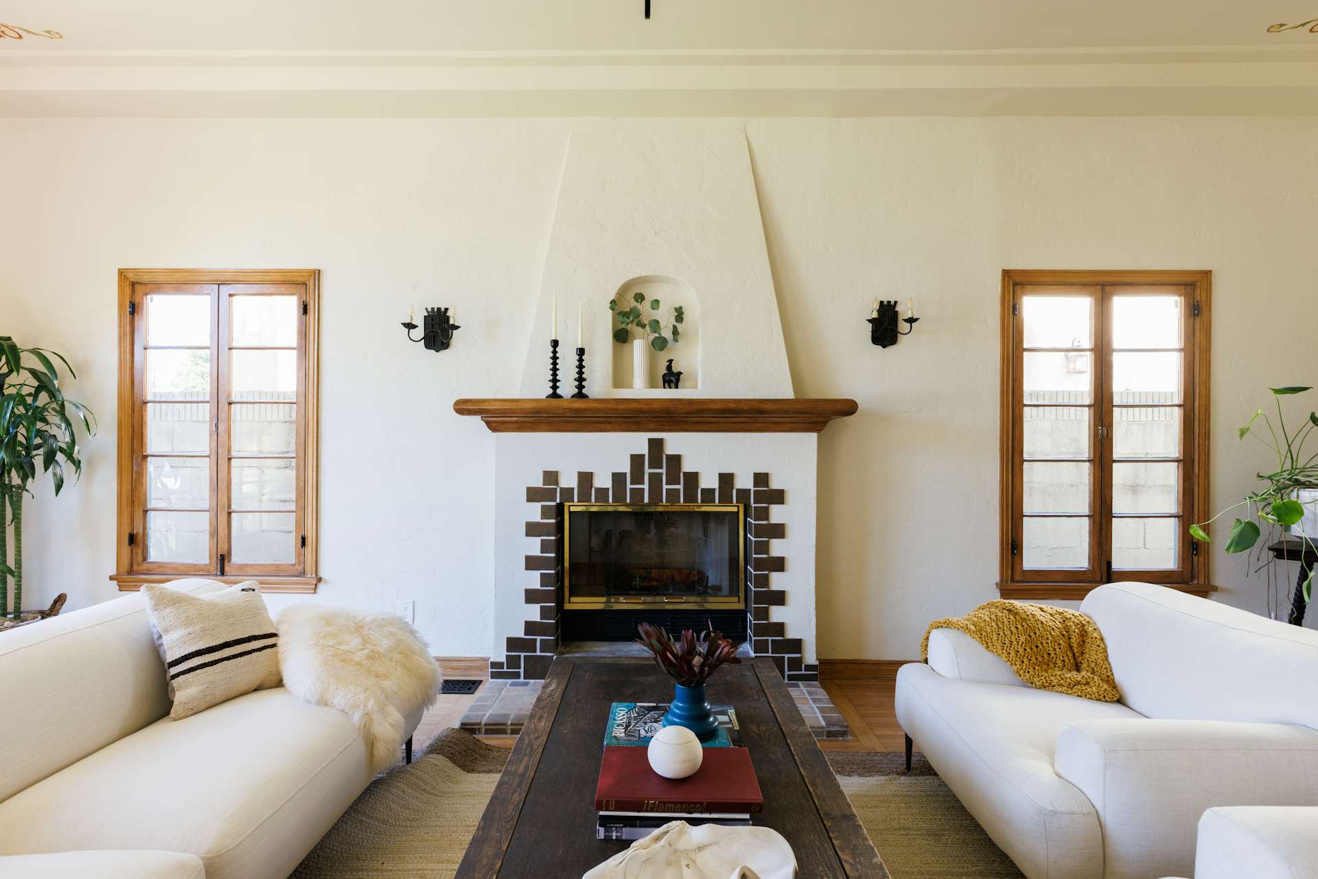 Photo 3 of 10 in This Restored 1920s L.A. Home Is Packed With ...