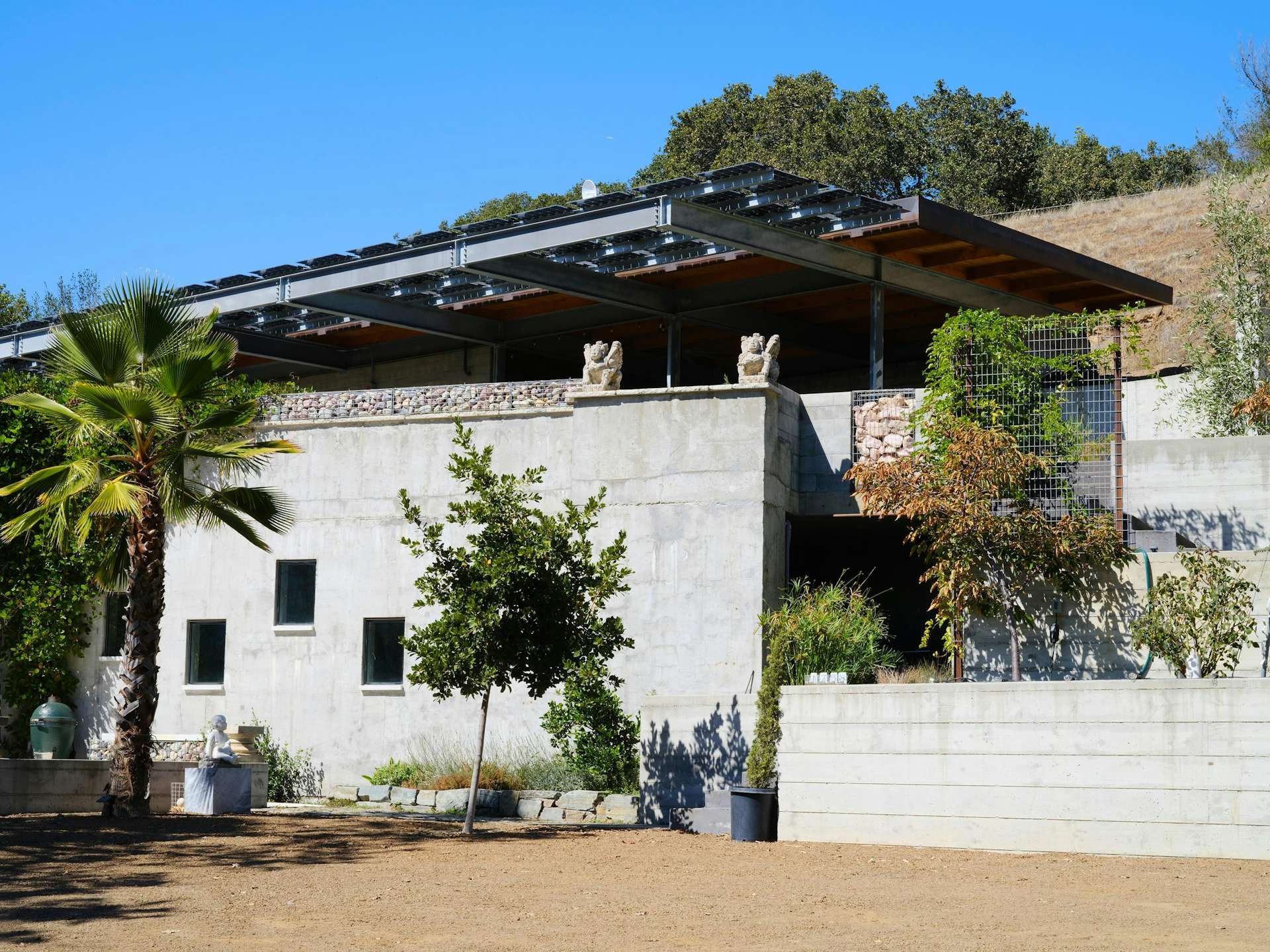 Photo 15 of 16 in It Was an Abandoned, Barely Built Mansion. They Made ...