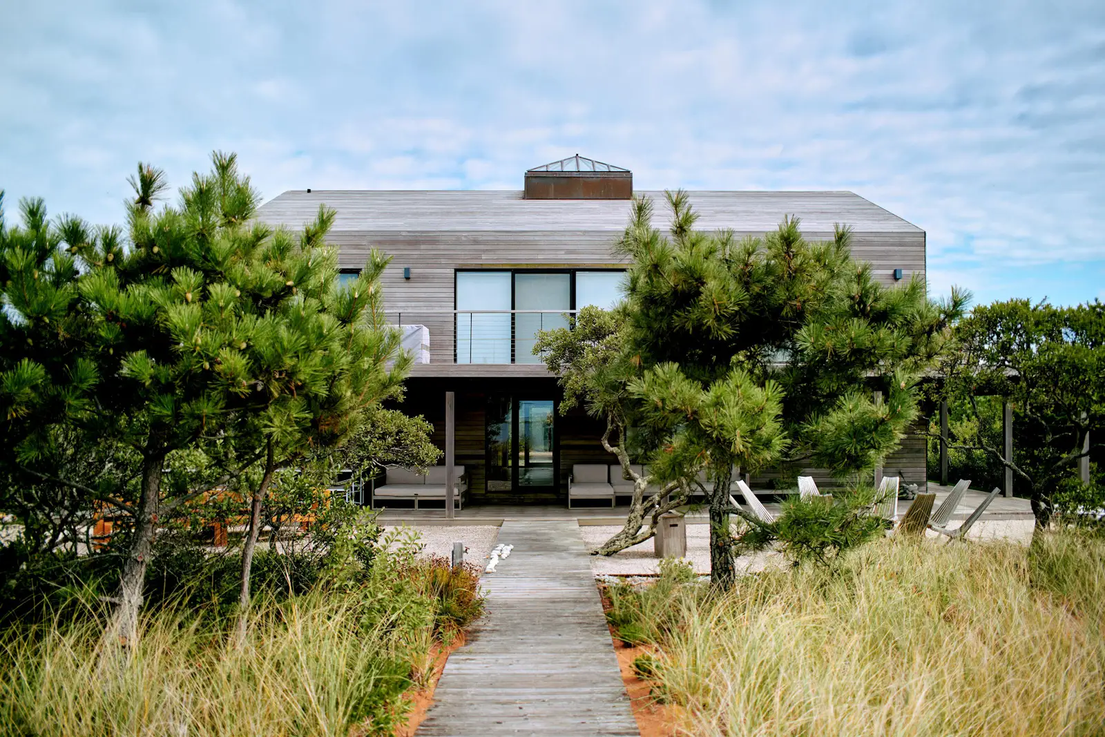 Photo 2 of 11 in This Closed-Loop Design on Long Island Provides a ...