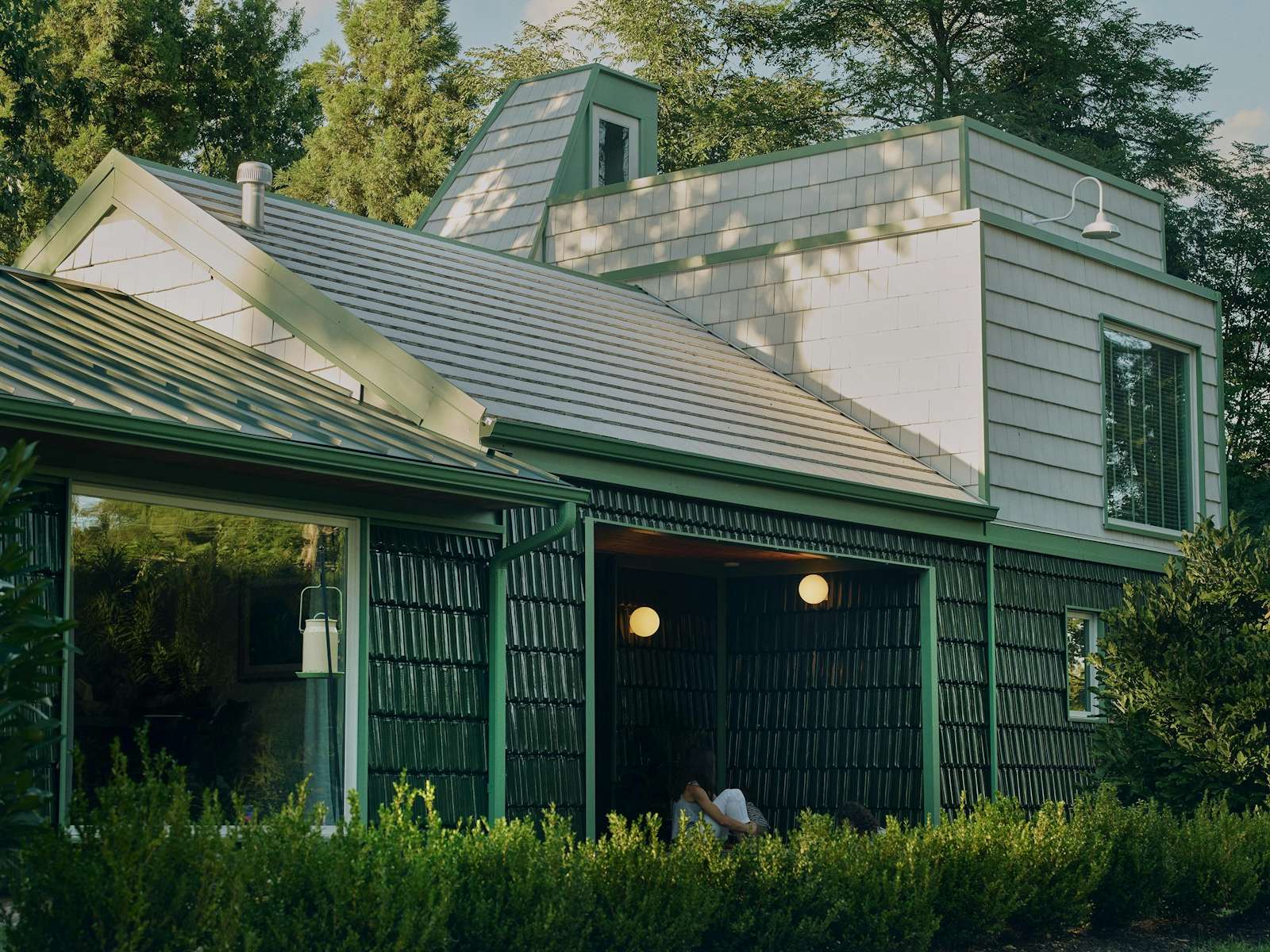 Photo 1 of 15 in A New Jersey Home With a Postmodern Past Is Covered in ...