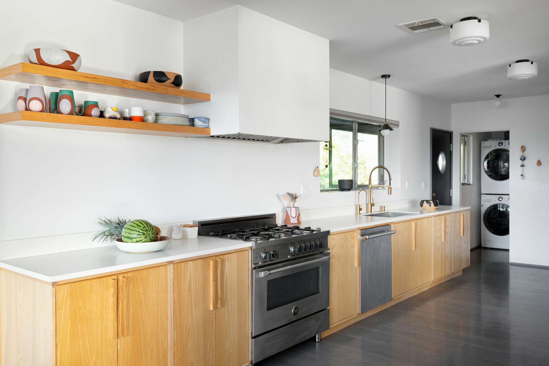 Photo 5 of 11 in A Darling L.A. Midcentury With Views of the Hollywood ...