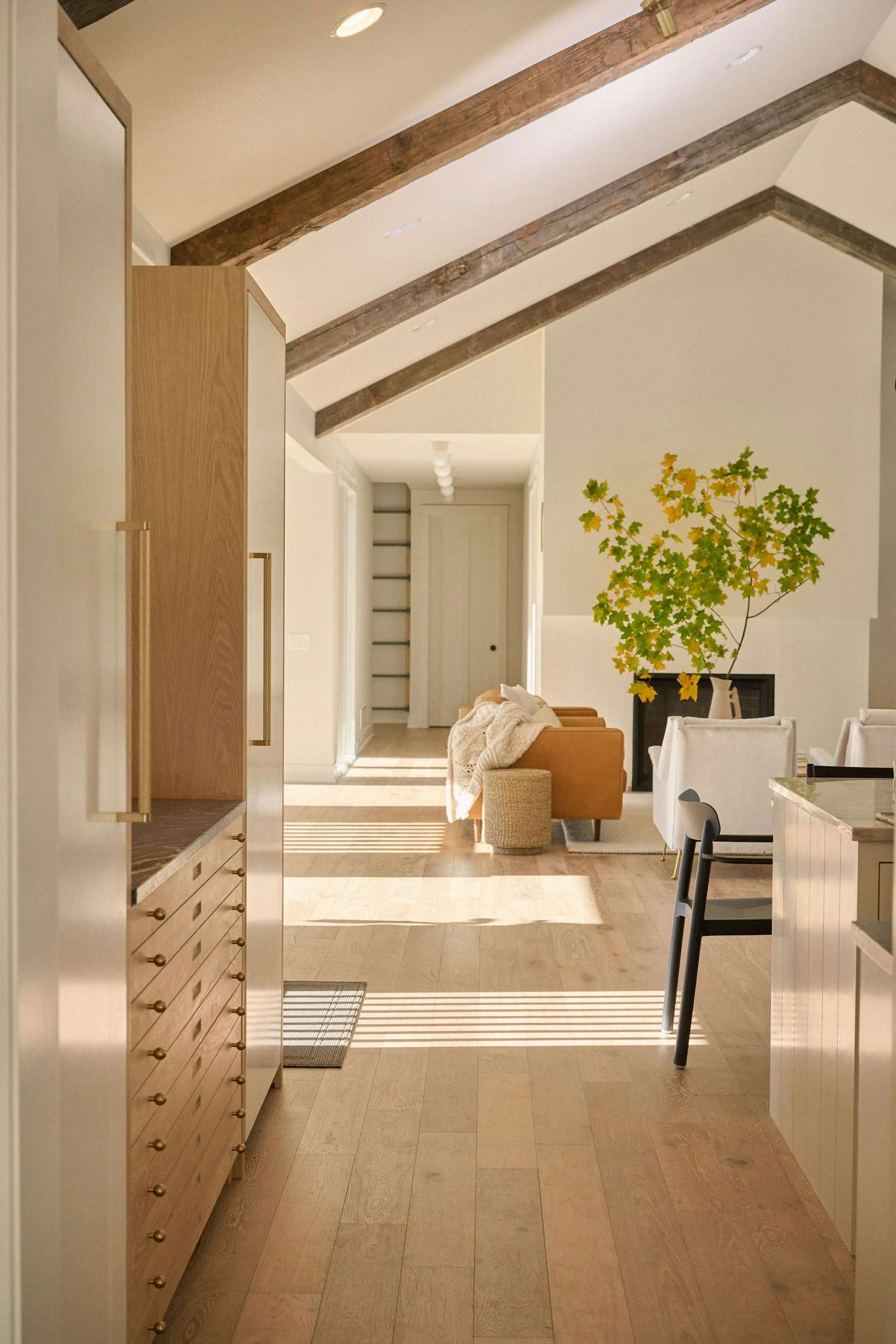 Photo 4 of 13 in This Charming Kalamazoo Farmhouse Has a High-Tech ...