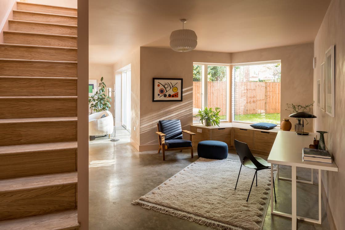 Photo 7 of 11 in This Converted Coach House in London Radiates Calming ...