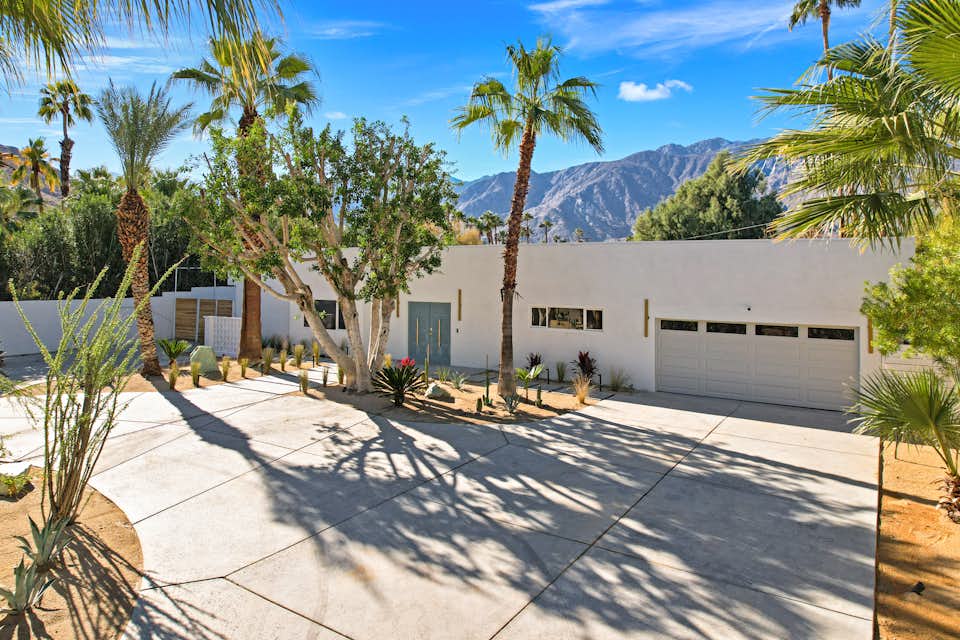 Warning: This Palm Springs Pad May Make You Crave Summer Even More - Dwell