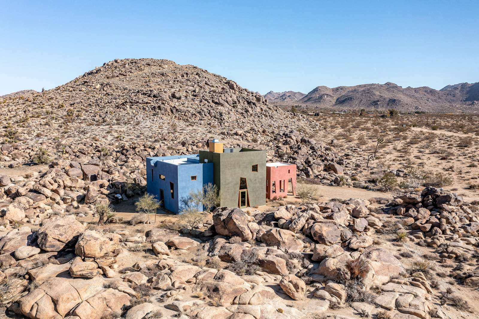 Photo 1 of 7 in One Night in Joshua Tree’s Multicolored, Cubist ...