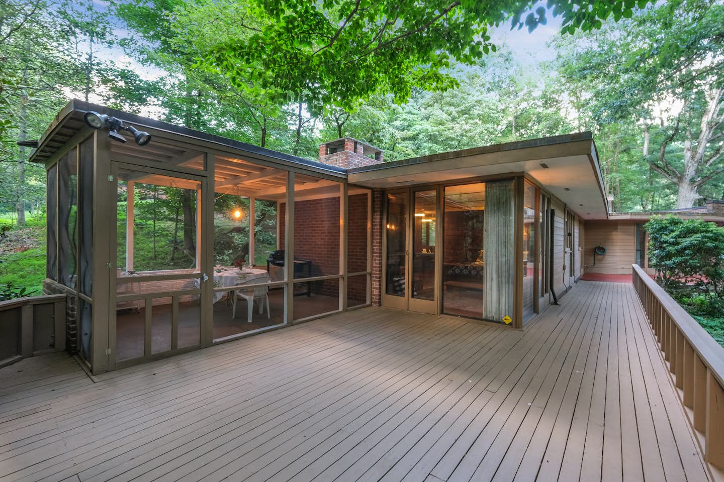 A Usonian Gem 45 Minutes North of Manhattan Lists for $1.5M - Dwell
