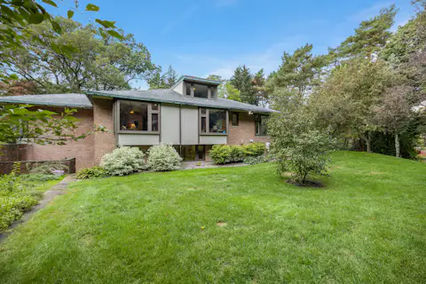 A Midcentury Marvel in Michigan Lists for $775K - Dwell
