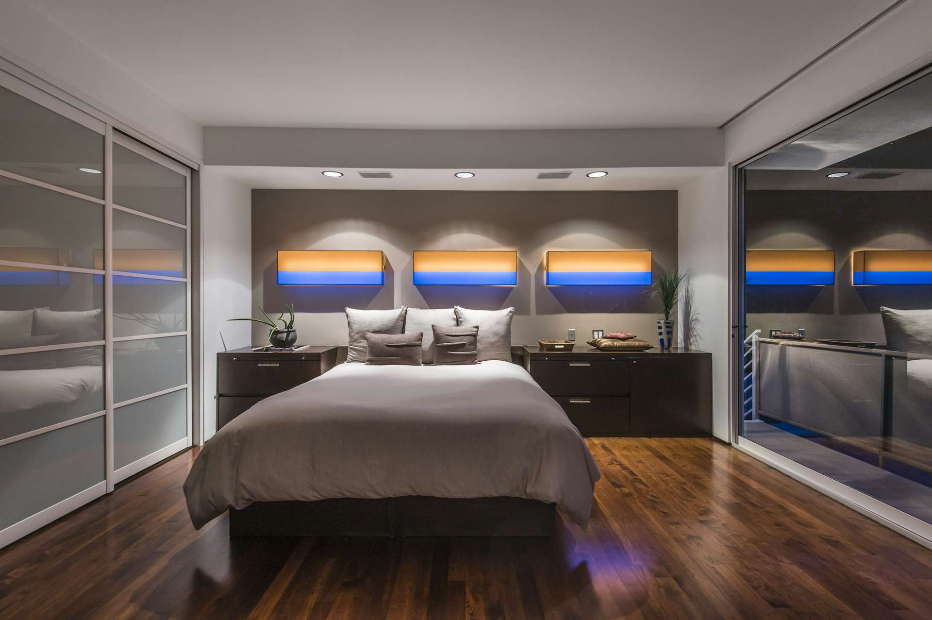 This $3.68M Los Angeles “Mini Compound” Is All About the Pool - Dwell