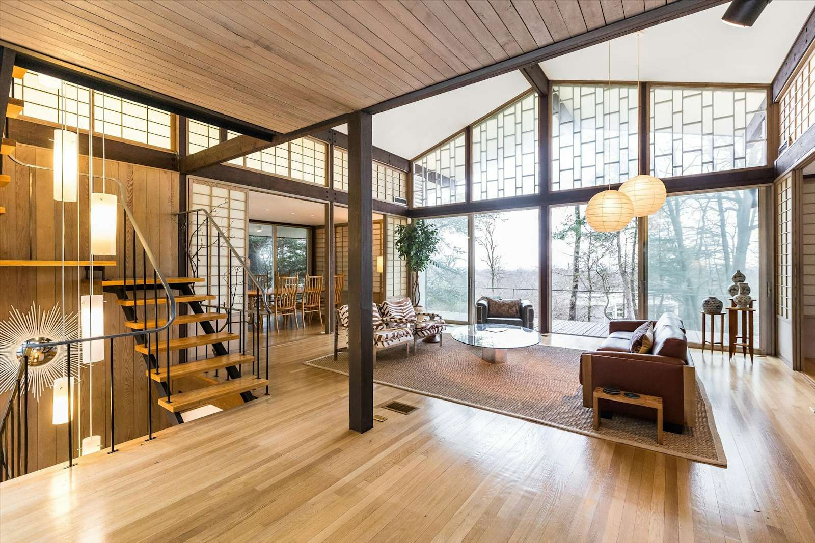 Photo 3 of 23 in For Less Than $1M, a Rare Home by Edward Durell Stone ...