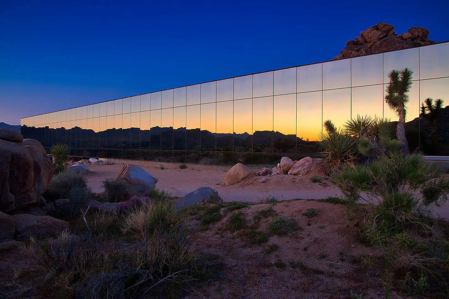 Photo 9 of 9 in The Instagram Infamous “Invisible House” in Joshua Tree ...