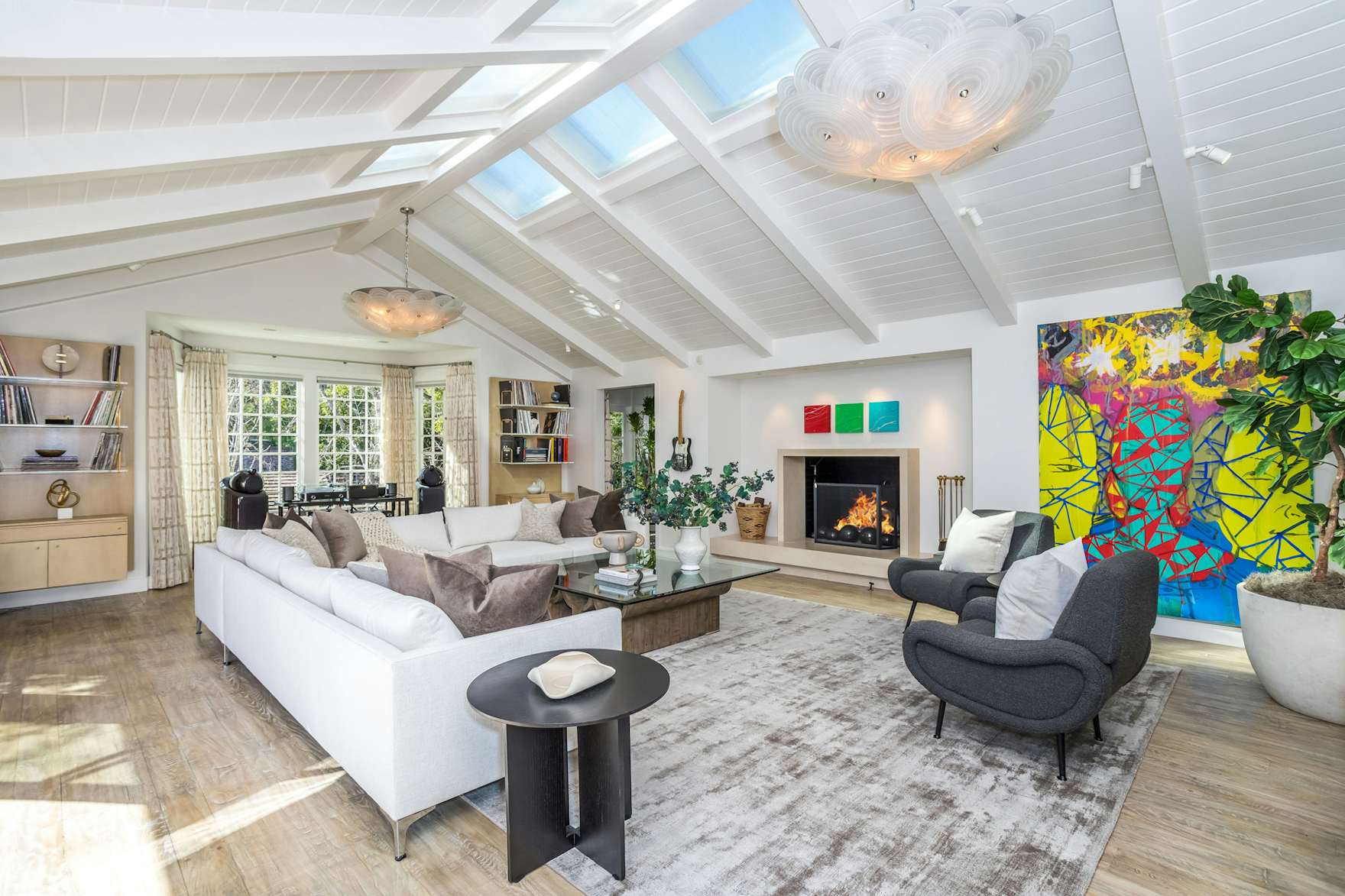 Jim Carrey’s Longtime L.A. Home Hits the Market at $26.5M - Dwell