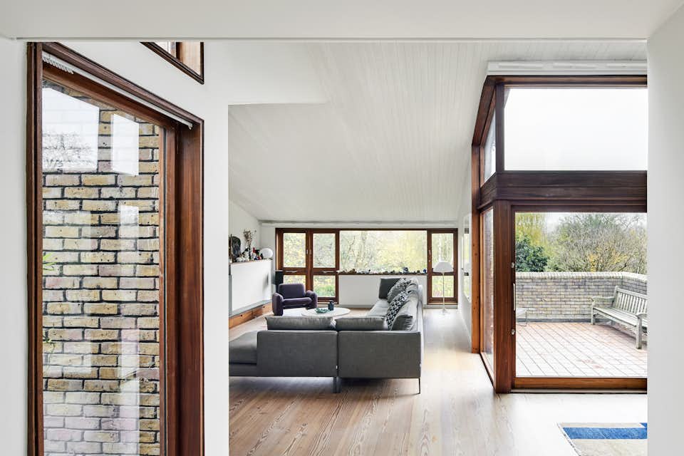 Listed for £5.3M, This Brick Home in London Is Surprisingly Light and ...