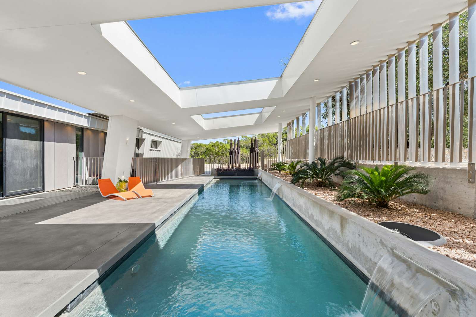 Live Large in This $3.25M Texas Home With a Superlative Swimming Pool ...