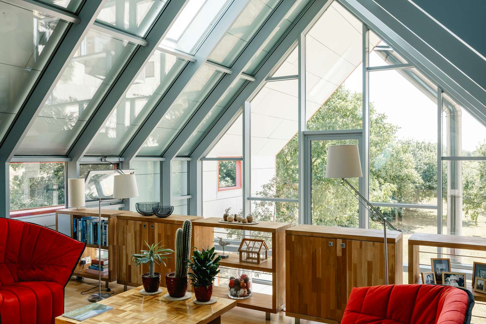 Photo 5 of 11 in England’s Sliding House Glides Onto the Market for £1M ...