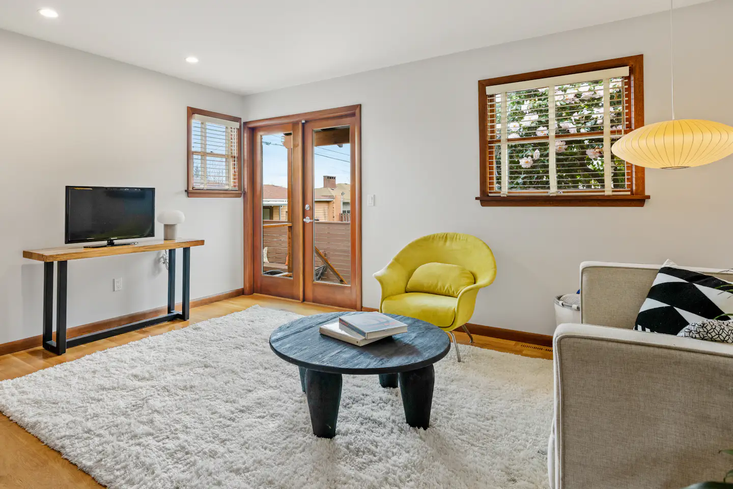 One in an Enclave of Midcenturies, a Revamped Portland Residence Asks ...