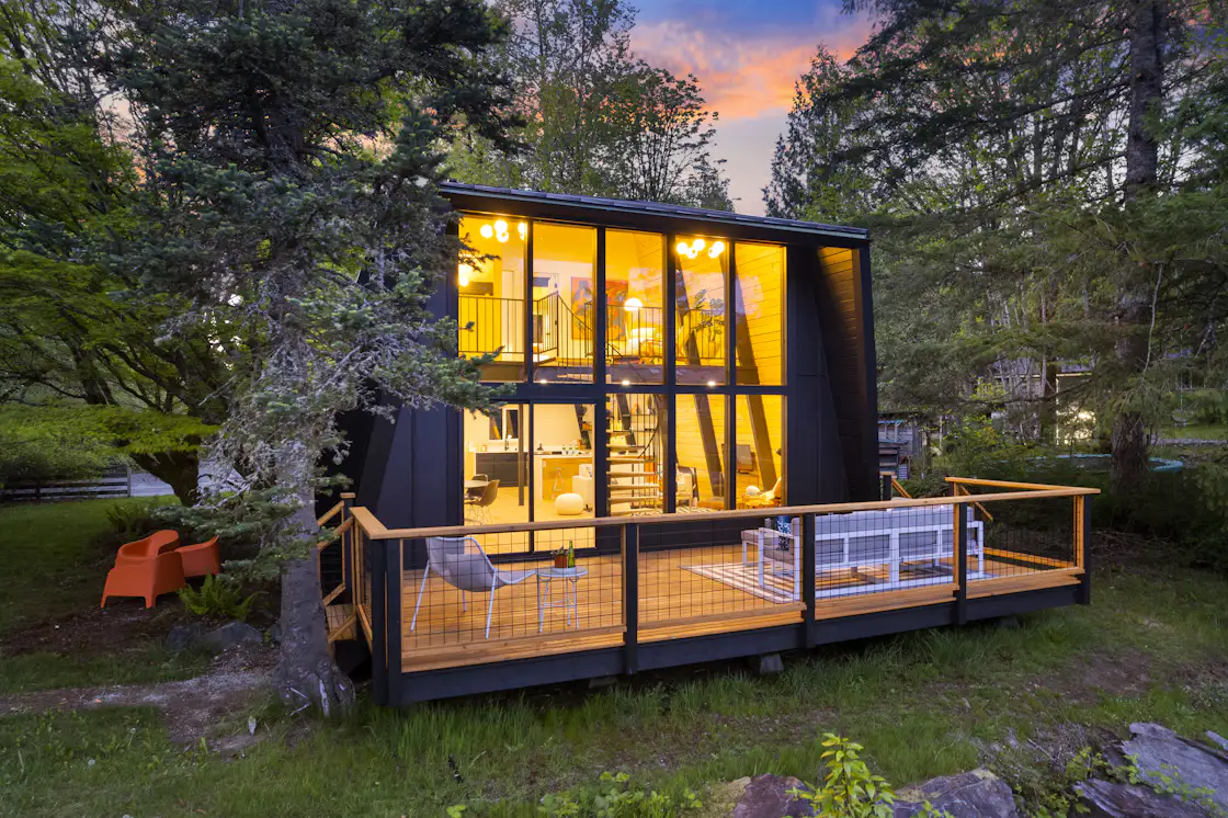 Photo 11 of 11 in Near Seattle, a Matte-Black Midcentury Cabin Lists ...