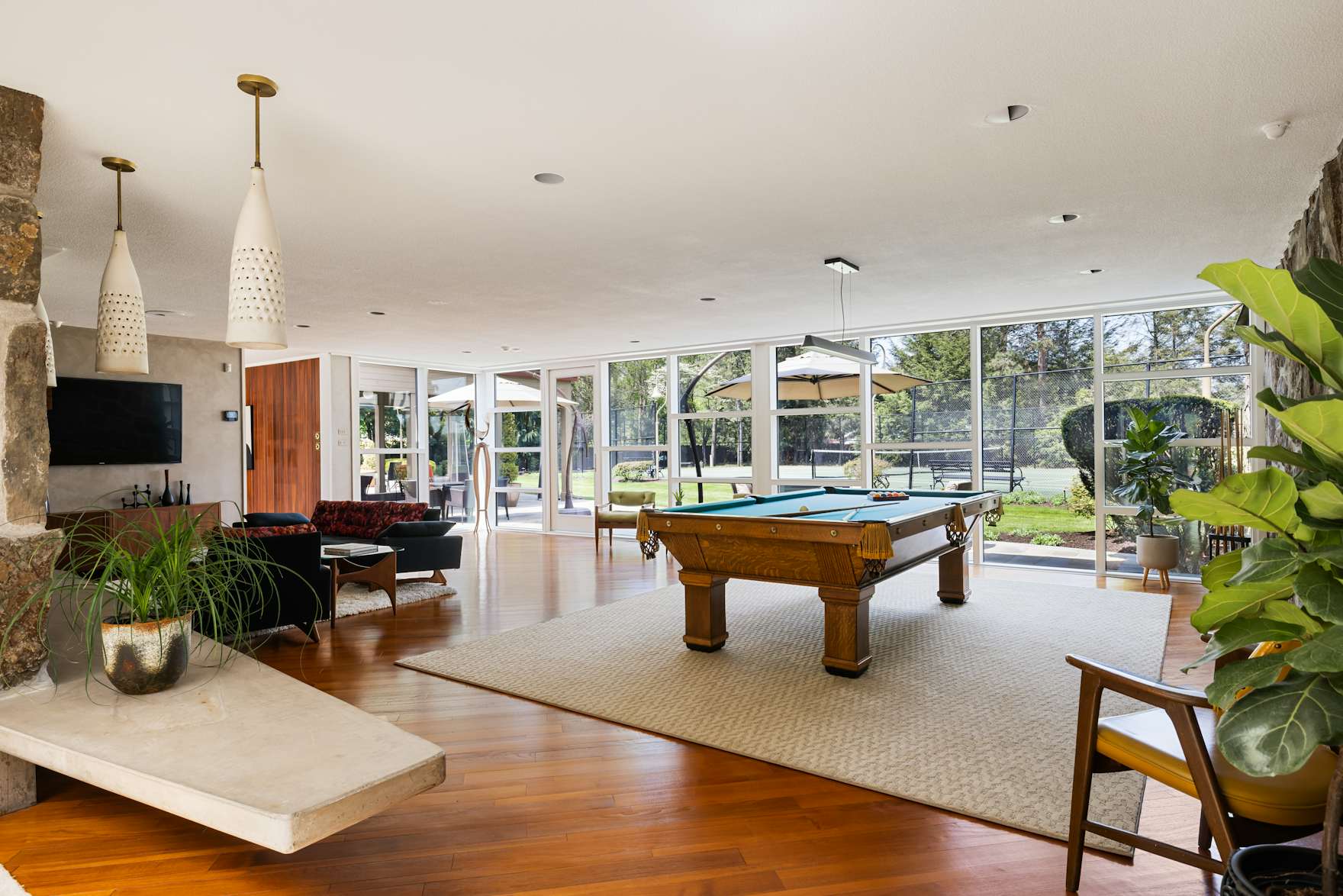 Photo 6 of 10 in The Home of Famed Furniture Designer Adrian Pearsall ...