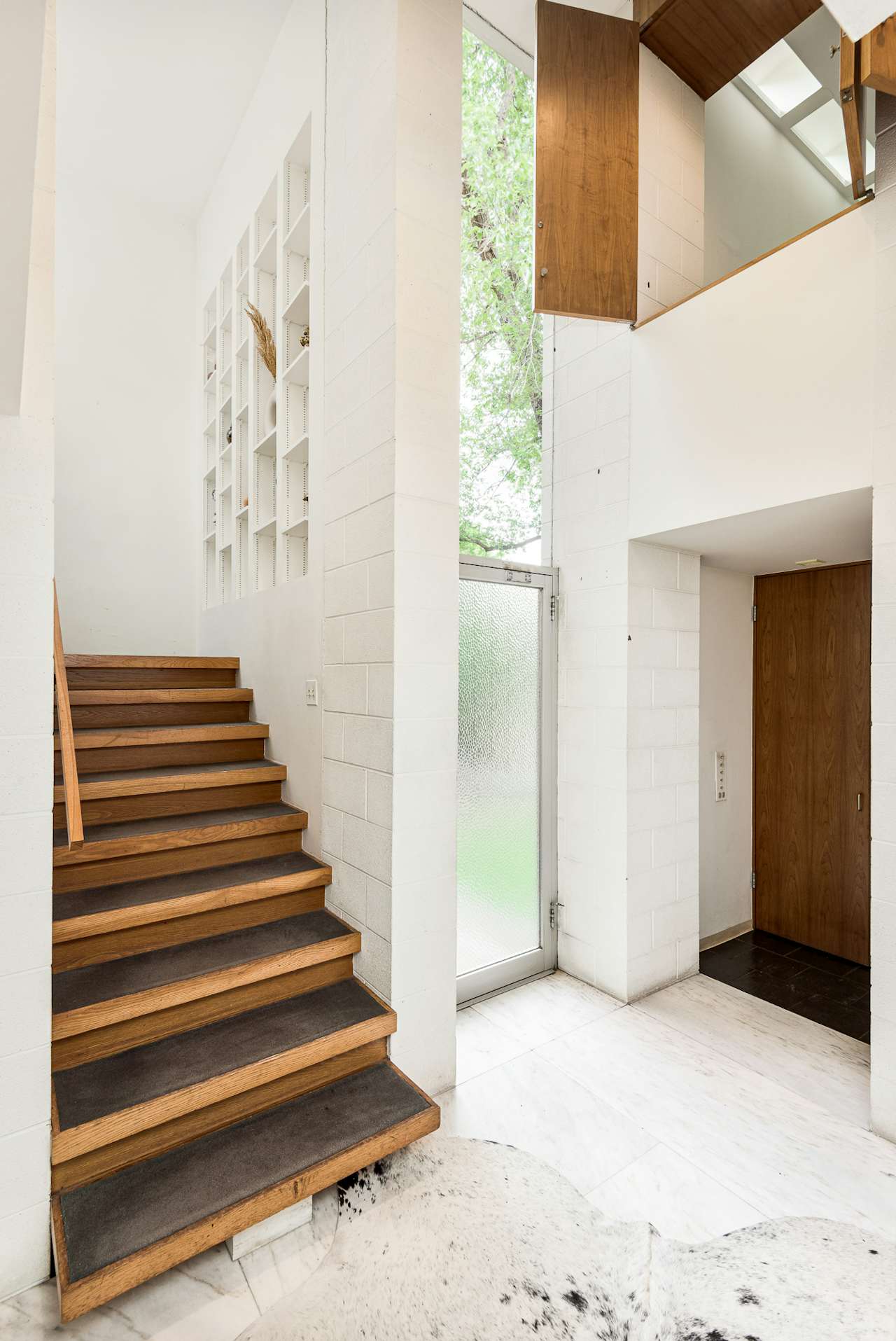 In Denver, a “Floating” Midcentury Home Lists for the First Time at $2 ...