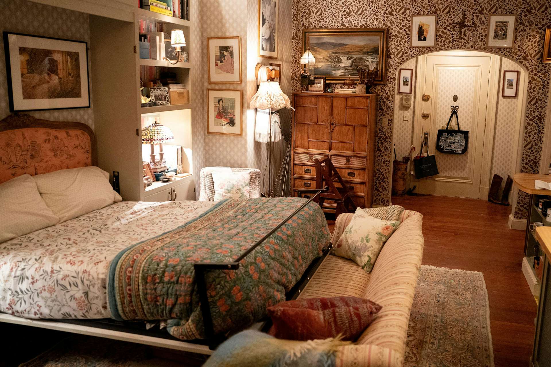 Photo 4 of 4 in The Interior Design of Meryl Streep’s “Only Murders in ...