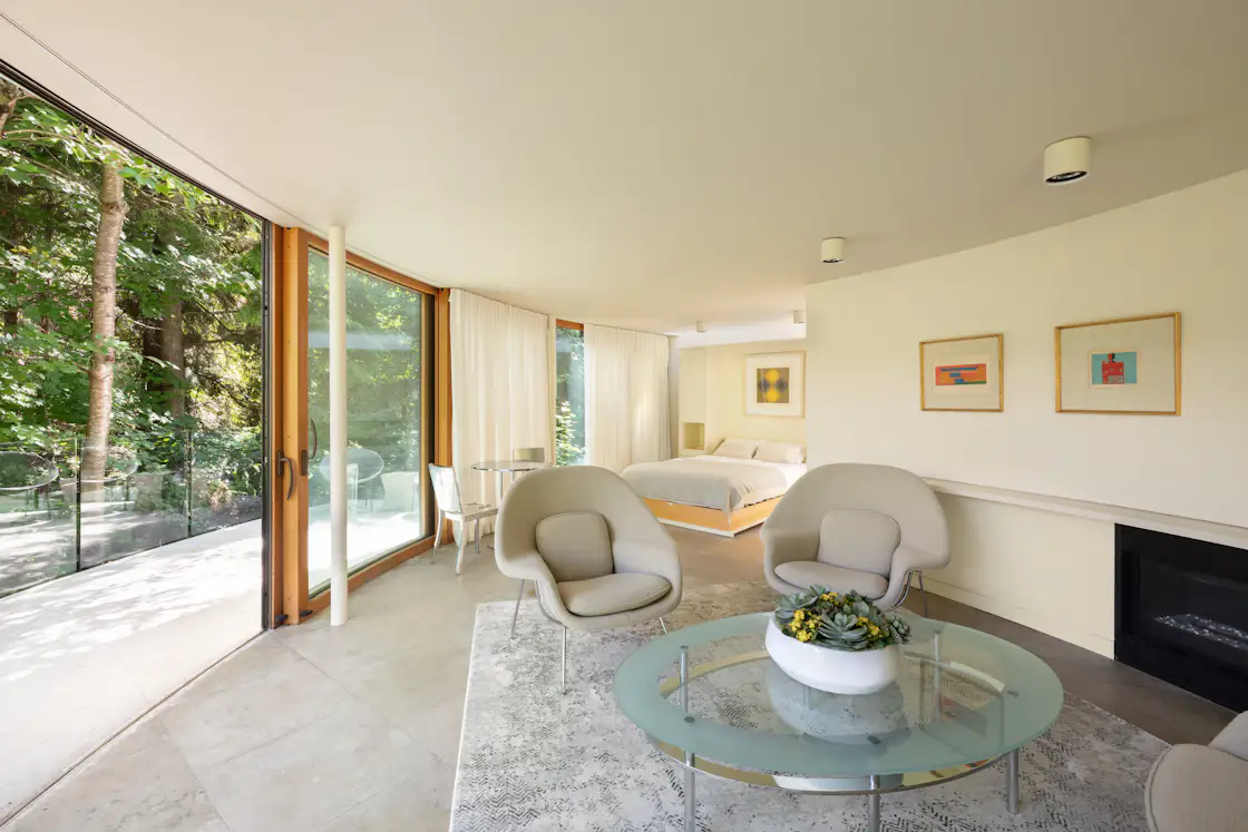 If You Love Glass Bricks and Have $9.4M, This 1980s House Is Clearly ...