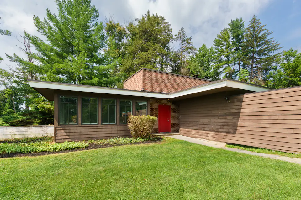 Near Princeton, a Historic Midcentury Asks $325K—But There’s a Catch ...