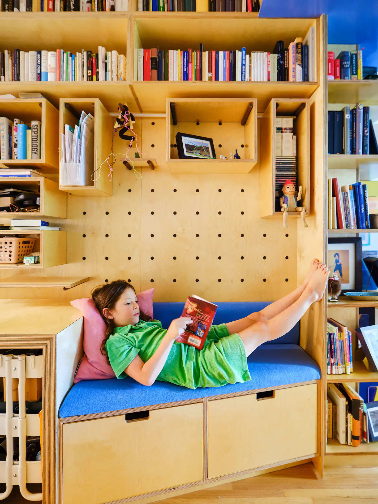 Photo 10 of 16 in A Bibliophile Couple’s Brooklyn Apartment Finds a ...