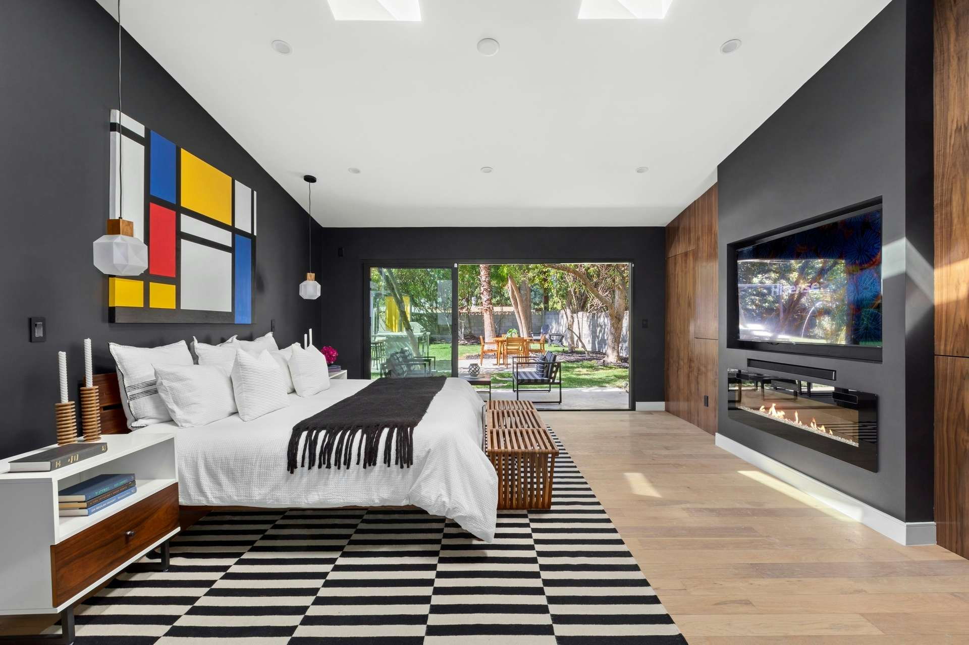 Photo 6 of 10 in Walls of Walnut Await in This $2.5M Charles Du Bois ...