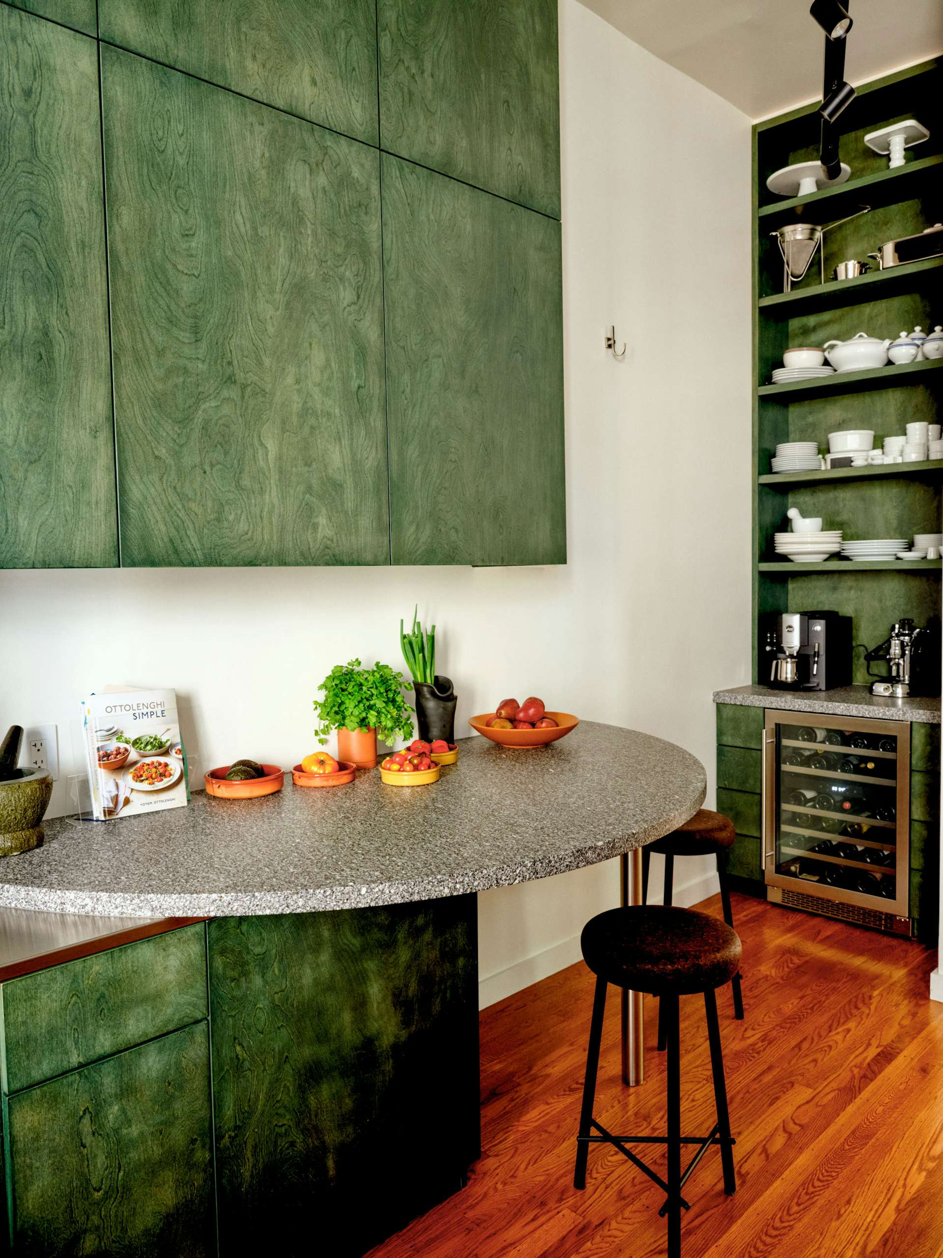 Photo 14 of 19 in This Sculptural San Francisco Flat Is Anything But ...