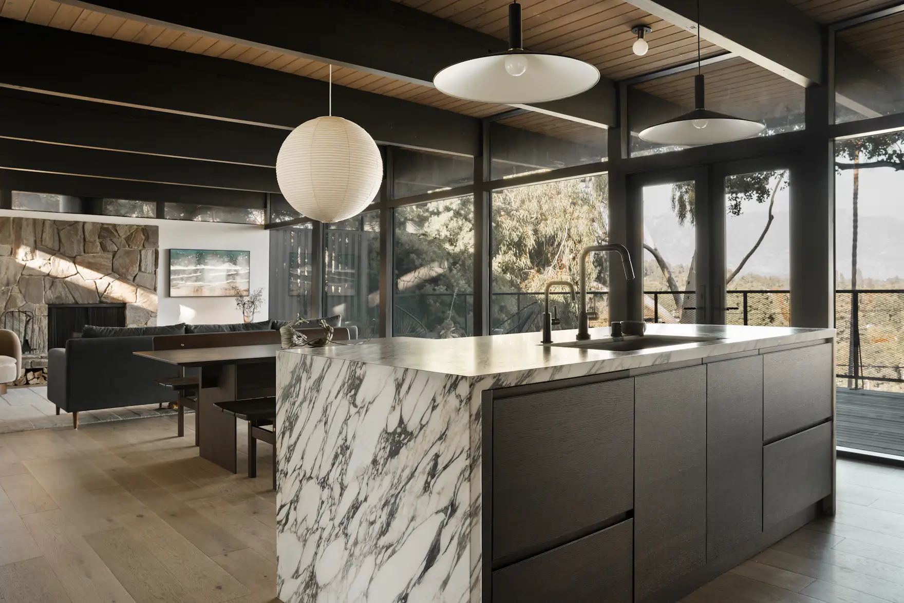 Photo 4 of 9 in In Pasadena, a Moody Buff & Hensman Midcentury Hits the ...