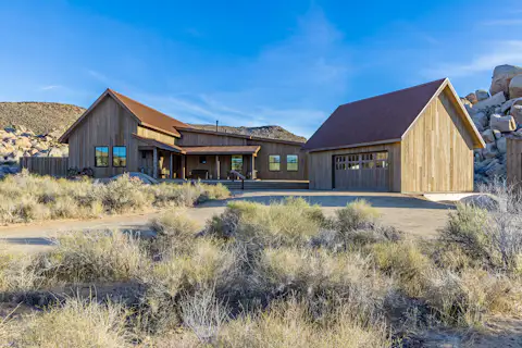 Photo 2 of 9 in You Can Eat Breakfast Beside Boulders in This $4.2M ...