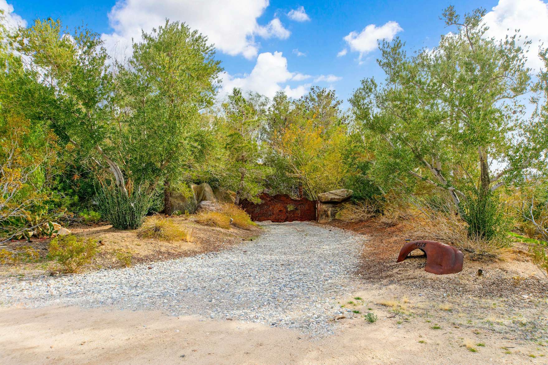 Photo 2 of 10 in Asking $1.3M, This Boulder-Shaped Home Is Not Your ...