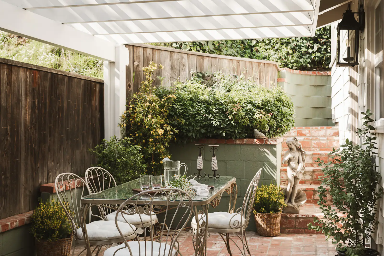 Photo 9 of 11 in If You Love English Cottages But Live in L.A., This ...