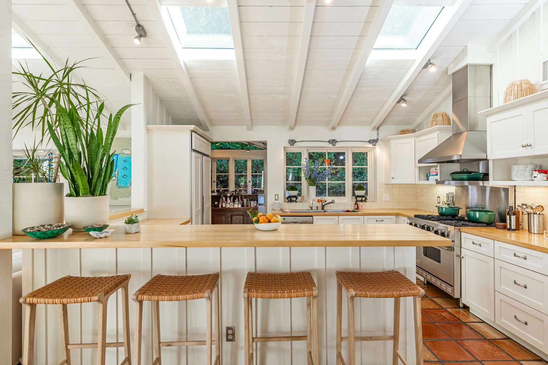 Photo 7 of 9 in This $7M Cliff May Ranch House in the Pacific Palisades ...