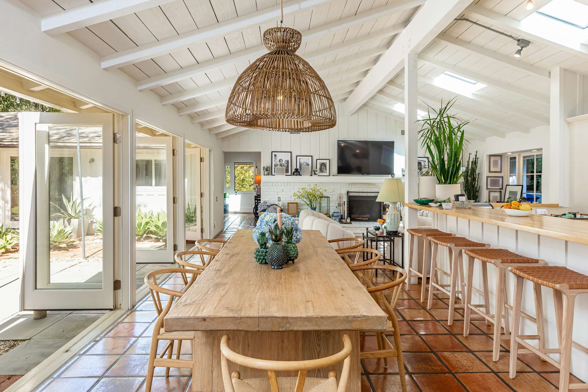 Photo 7 of 9 in This $7M Cliff May Ranch House in the Pacific Palisades ...