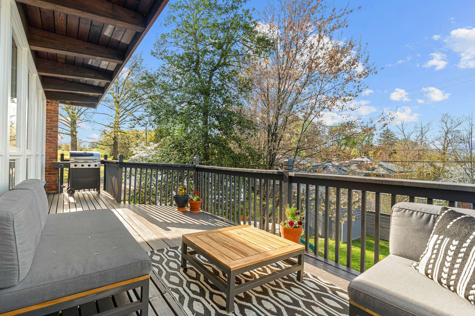 Photo 9 of 10 in Blink and You’ll Miss This $325K Midcentury Time ...