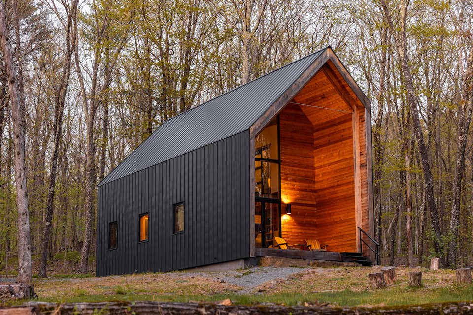 Photo 2 of 9 in In the Catskills, a Contemporary Cabin Clad in Black ...
