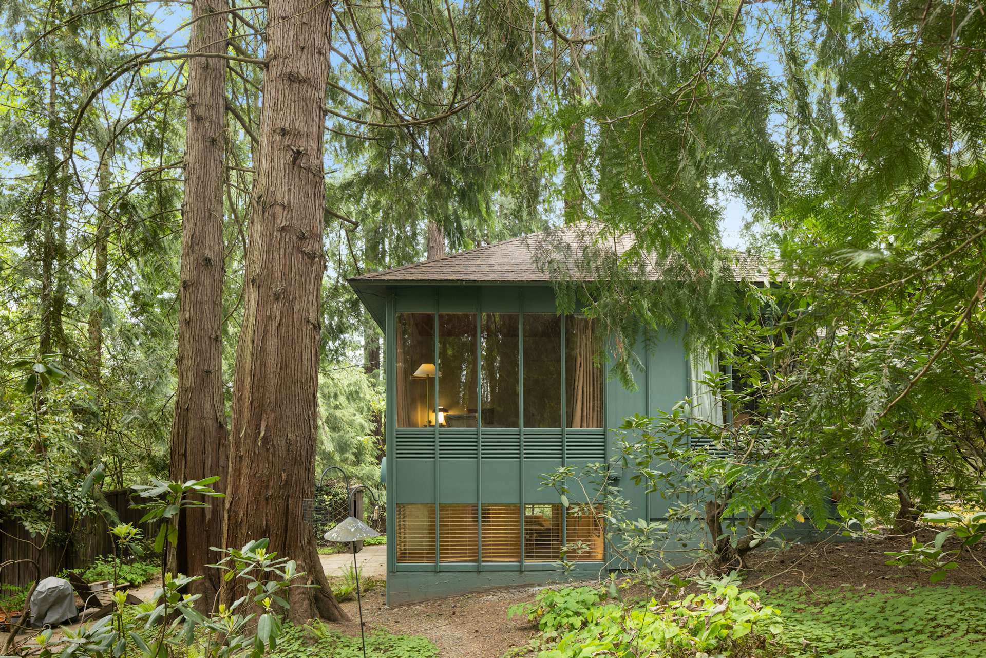 Photo 9 of 9 in One of John Yeon’s Best-Preserved Homes Hits the Market ...