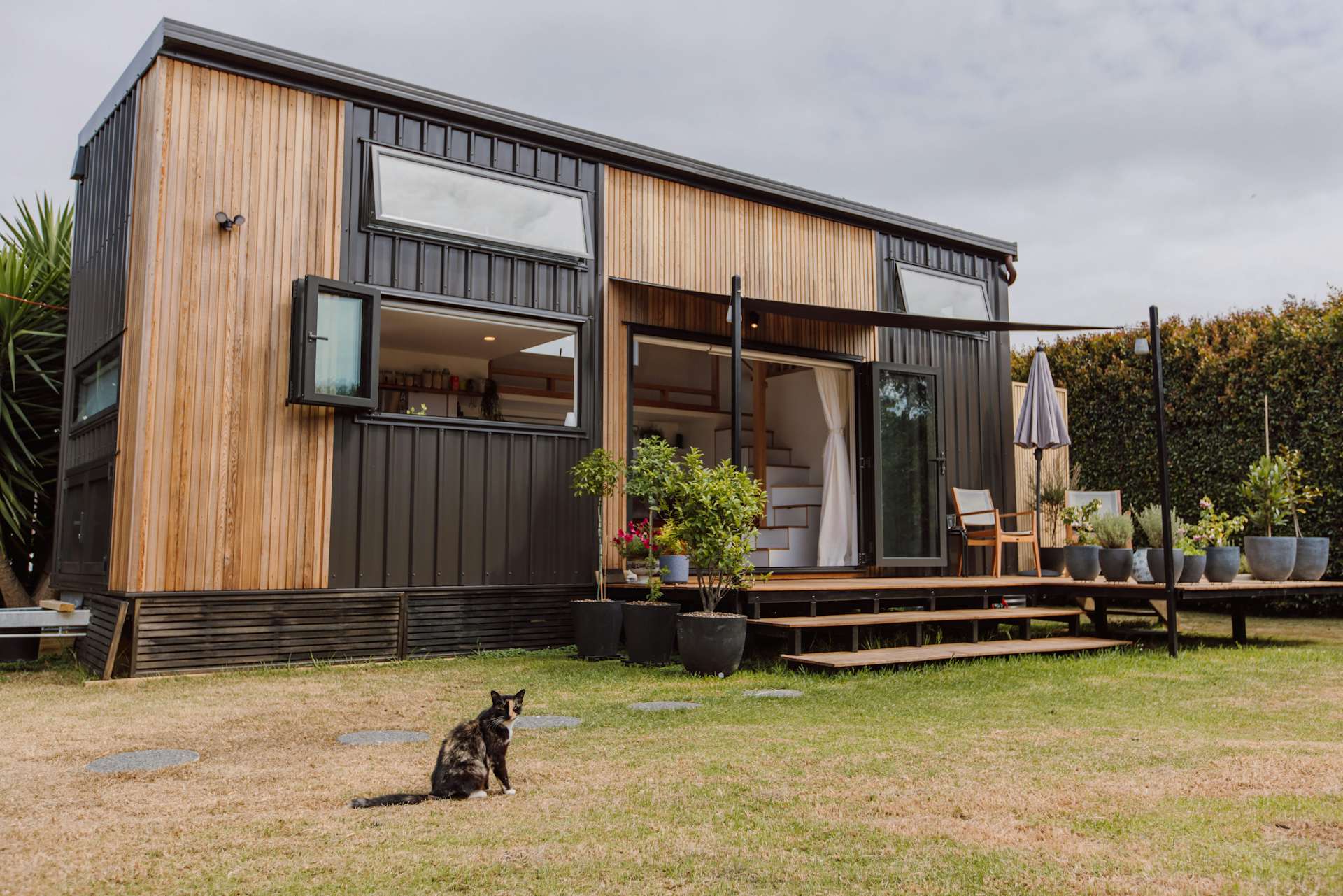 Photo 6 of 11 in Two Lofts Connected by a “Bridge” Fit Inside These ...