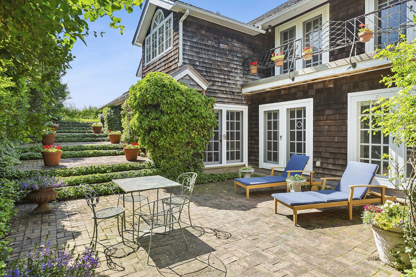 Photo 8 of 8 in This $4M Hamptons House Was Once a Potato Barn - Dwell