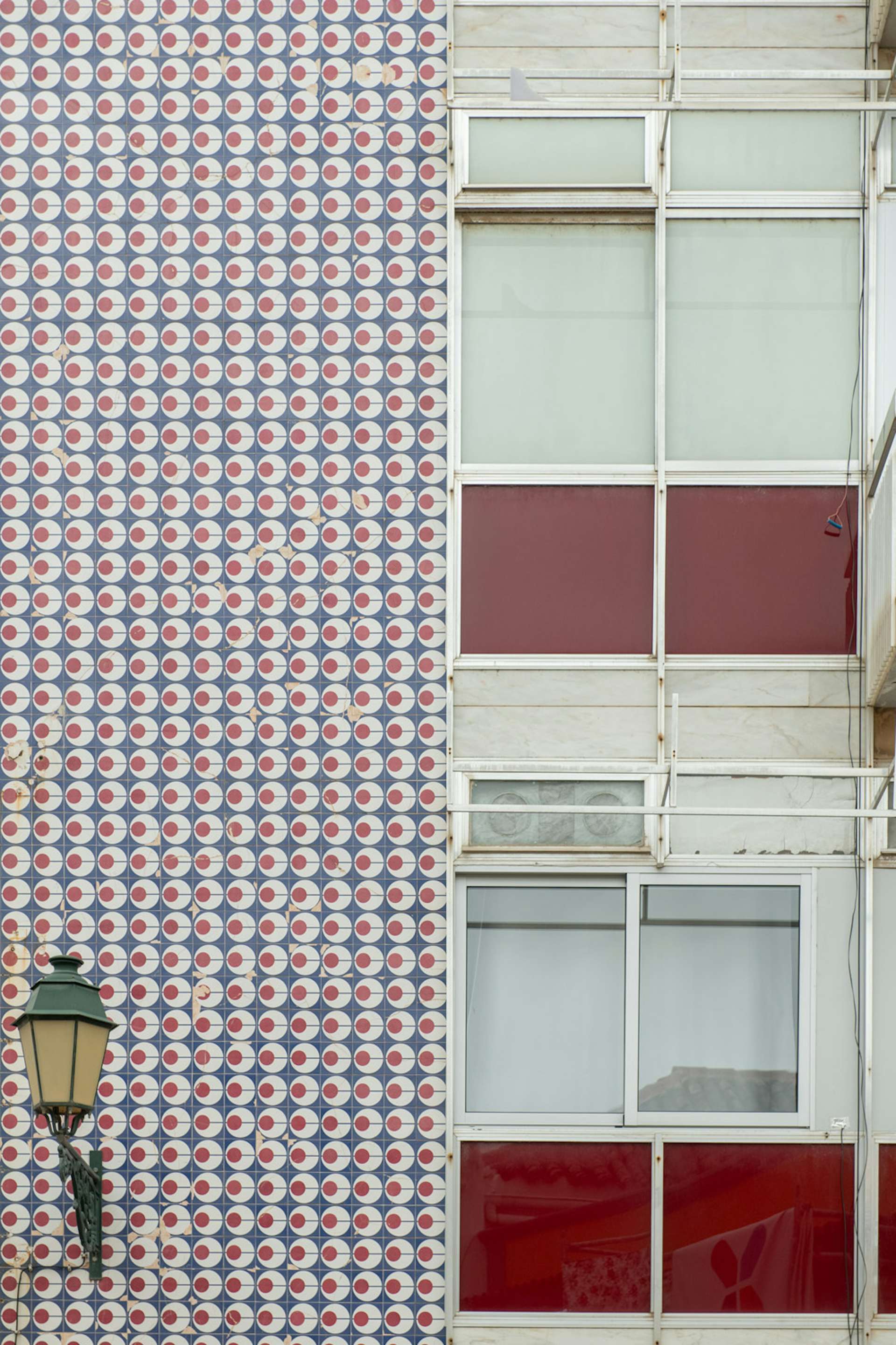 Photo 8 of 11 in One Night in Faro, a Modernist Haven in Southern ...