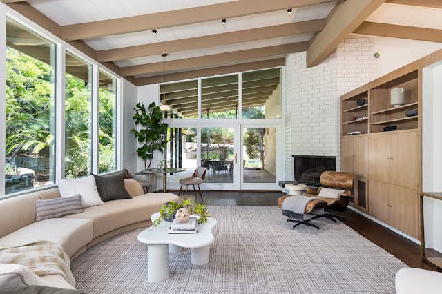 Photo 5 of 11 in This $3M Los Angeles Midcentury Has Only Had One Owner ...
